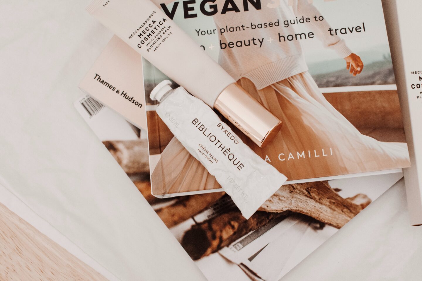 How to start your own online cosmetics business? | F5 Studio